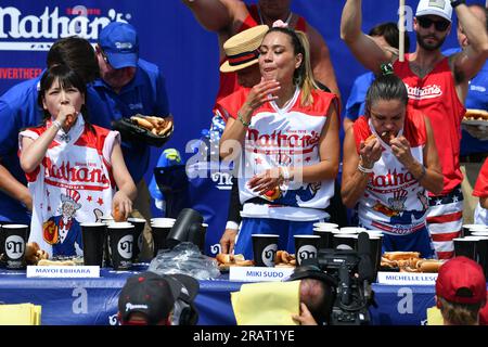 Professional competitive eaters Mayoi Ebihara and Miki Sudo compete in ...