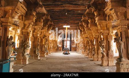 Carved Pillars of Mandapa of Arulmigu Kuduminathar temple, Chola Era ...