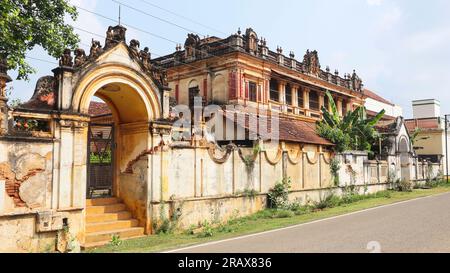 Traditional Chettinad palatial mansions Kanadukathan, Pudukottai ...