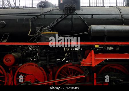 Type 52, Steam loco, Leipzig Railway Station, No 52 5448-7 built in ...