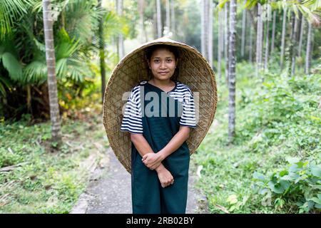 Tribal Girl in traditional Khasi dress called Jainsem,giving the body a ...