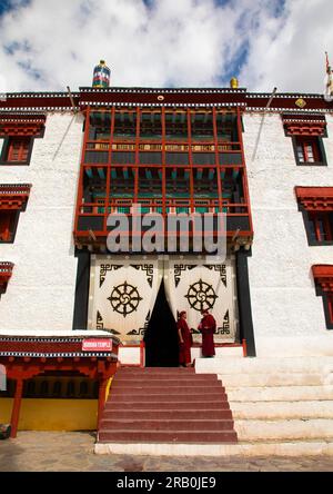 Lamas in Hemis monastery, Ladakh, Hemis, India Stock Photo - Alamy