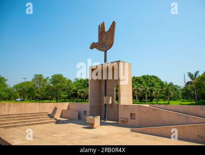 The open hand monument in the goverment district by Le Corbusier ...