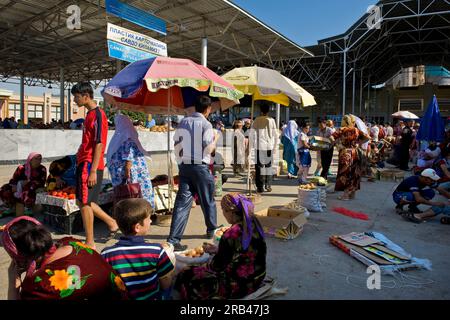 Uzbekistan, Samarkand, Siyob bazaar, daily life Stock Photo - Alamy