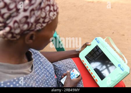 (230707) -- MTITO ANDEI, July 7, 2023 (Xinhua) -- People register ...