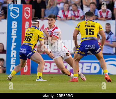 Danny Walker of Warrington Wolves runs out before the Betfred Super ...