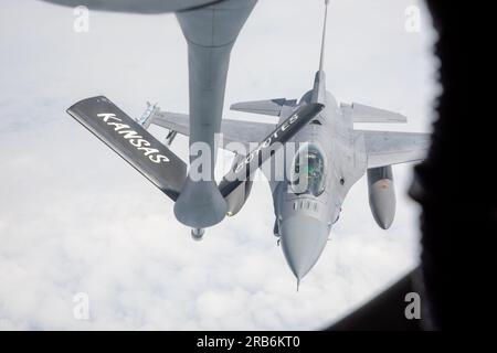 Members of the 190th Air Refueling Wing from Forbes Field, Topeka, KS ...