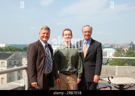 Secretary Dirk Kempthorne with Phil Cholak and son, Main Interior Stock ...
