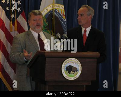 Secretary Dirk Kempthorne leading press conference, at Main Interior ...