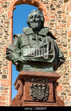 Monument, bronze bust Count Philipp Ludwig II of Hanau-Muenzenberg ...