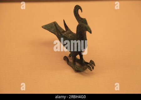 Bronze Bird at Sanxingdui Museum Stock Photo - Alamy