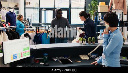 Asian manager caught thief while trying to steal fashionable ...