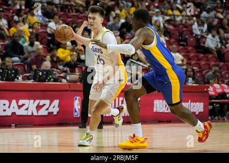 Los Angeles Lakers' Colin Castleton shoots against the Charlotte ...