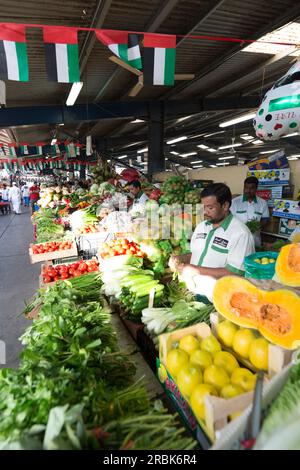 UAE, Dubai, vegetable stall at the Shindagha fruit & veg Market Stock ...