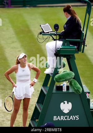 Louise Azemar Engzell in the umpire chair. Ons Jabeur versus Marketa ...