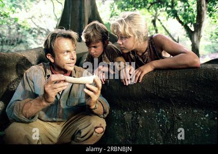 Jurassic Park Sam Neill, Ariana Richards, Joseph Mazzello Stock Photo ...