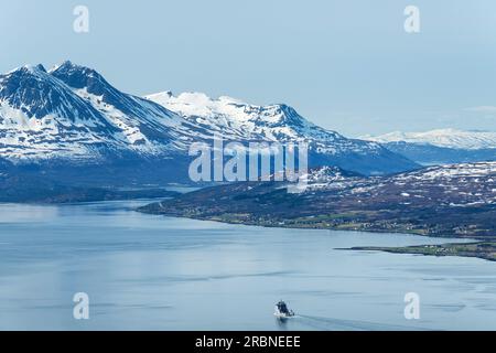 Tromso: Blick vom Storsteinen auf die Stadt, Hurtigruten | usage ...
