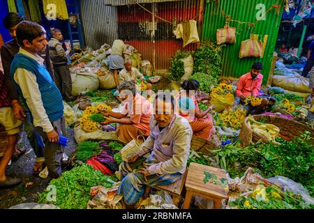Inde, Bengale Occidental, Calcutta (Kolkata), le marche aux fleurs de ...
