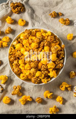 Homemade Chicago Popcorn Mix with Caramel and Cheese Pop Corn Stock ...