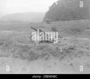 Artillery on display, and used for training purposes, near Okehampton ...
