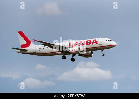 Airbus A320-214 Lauda Europe 9H-LMT .Aircraft to Fiumicino airport ...