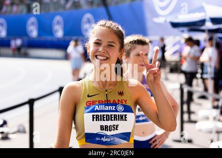 Paris, 10.07.23: Friederike Brose (M) is happy of germany over 100m ...
