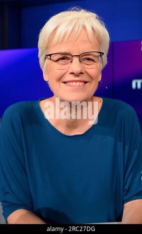 Ulrike HERRMANN, journalist, taz, portrait, portrait, cropped single ...