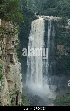 Karkloof Falls, beautiful waterfall in the midlands of Kwa-Zulu Natal ...