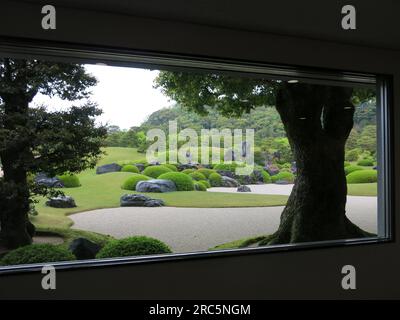 A living canvas: the immaculate gravel and dry landscape gardens at the ...