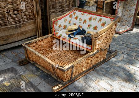 Basket Sledge, Funchal, Monte, Madeira Island, Portugal Stock Photo - Alamy