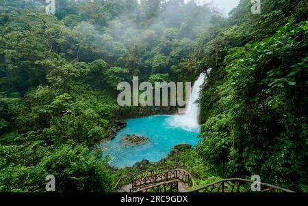Catarata Río Celeste, Wasserfall des blauen Fluss Rio Celeste, Parque ...