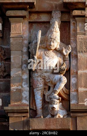 Dwarapalaka gate Keeper statue in Brihadisvara Brihadeeswara Big Temple ...
