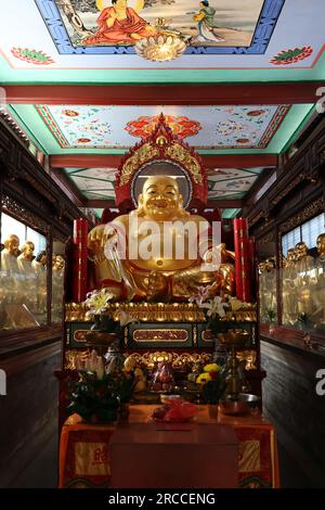 Idols in a Temple of Guangzhou, China Stock Photo - Alamy
