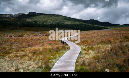 The Overland Track. Australian bushwalking track.Cradle Mountain-Lake ...