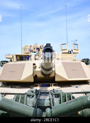 14 July 2023, Bavaria, Grafenwöhr: Driver's hatch of a U.S. Army M1A1 ...