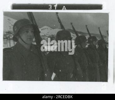 Soldiers of the Waffen-SS in Italy, 1944 Stock Photo - Alamy