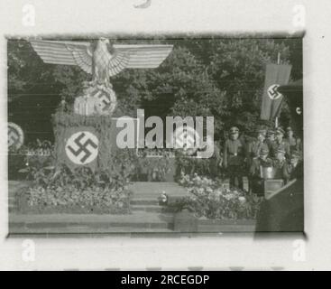 SS Photographer Domaschowitz 1943 Formal ceremony with photos of ...