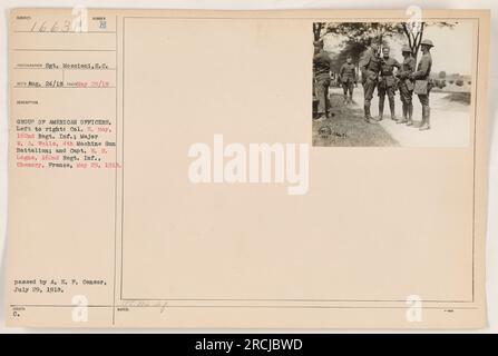 (from left to right) 4th Infantry Division G-3 operations Sergeant ...