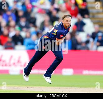 Aaron Beard in bowling action for Essex during Middlesex CCC vs Essex ...