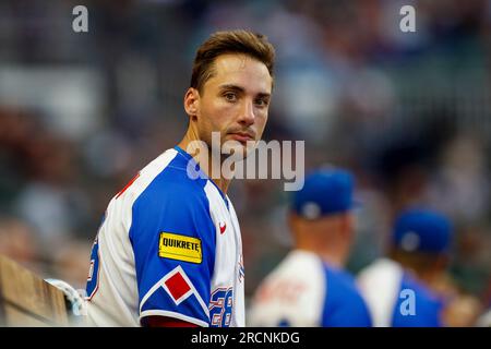Atlanta Braves first baseman Matt Olson (28) bats against the ...