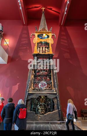 Millennium clock tower wheels and chains in National Museum of Scotland ...