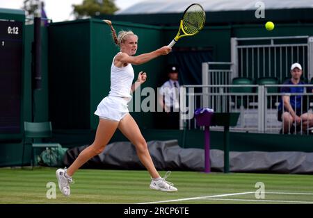 Luna Vujovic in action against Hollie Smart during the Girls 14 & Under ...