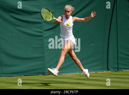 Luna Vujovic in action against Hollie Smart during the Girls 14 & Under ...