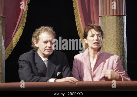 Hamlet - Queen Gertrude and King Claudius Stock Photo - Alamy