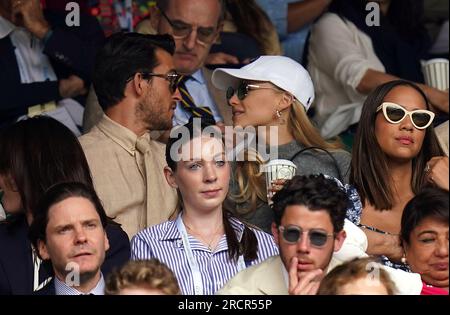 Jonathan Bailey and Ariana Grande watching the Gentlemen's Singles ...