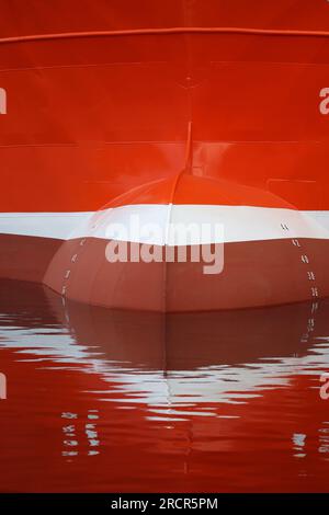 Lifeboat statue and shed, Fraserburgh harbour Stock Photo - Alamy