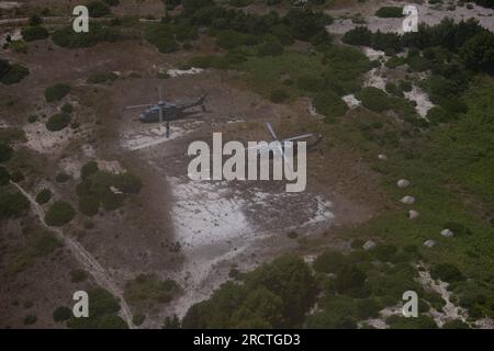 Albanian special operations forces soldiers and U.S. Green Berets ...