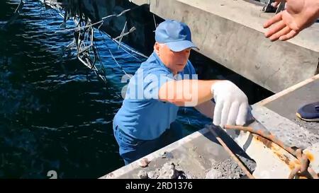 Deputy Prime Minister Marat Khusnullin (right) before the meeting ...