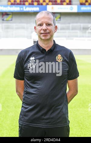 Mechelen's doctor Robin Vanhoudt poses for the photographer, at the ...