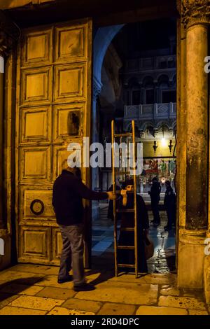 The people at the gate of Church of the Holy Sepulchre (Church of the ...